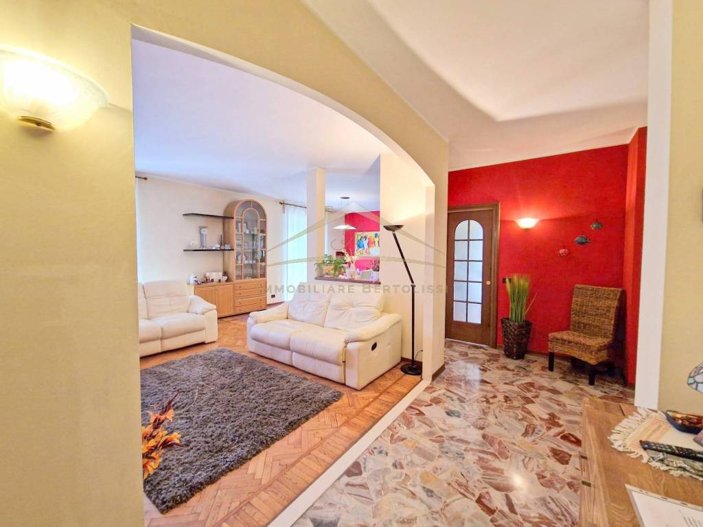 Appartamento in vendita a Borgosesia viale Duca d'Aosta, 21