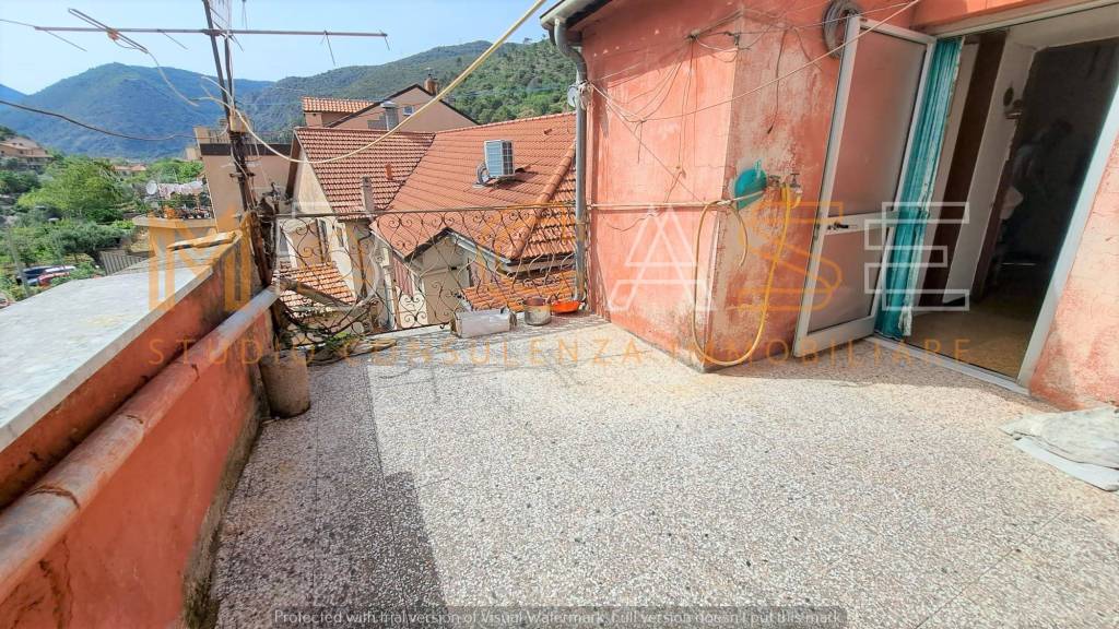 Appartamento in vendita ad Albenga via Torlaro