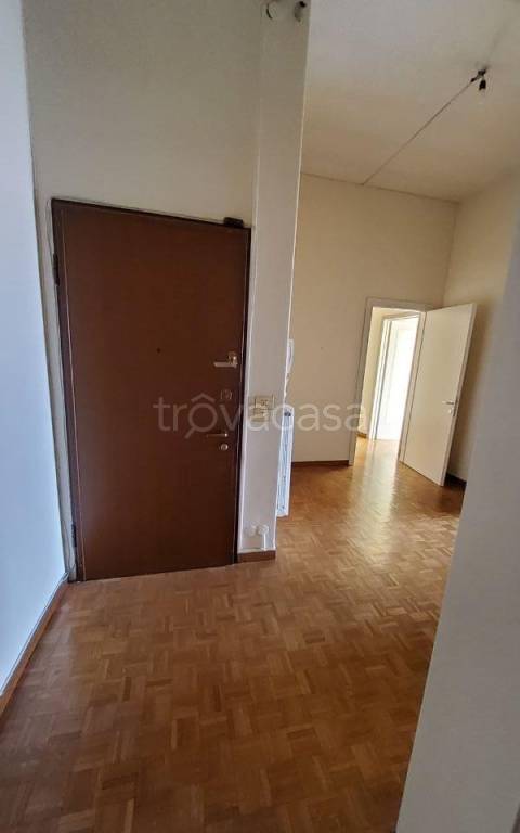 Appartamento in vendita a Milano via Cesare da Sesto, 10