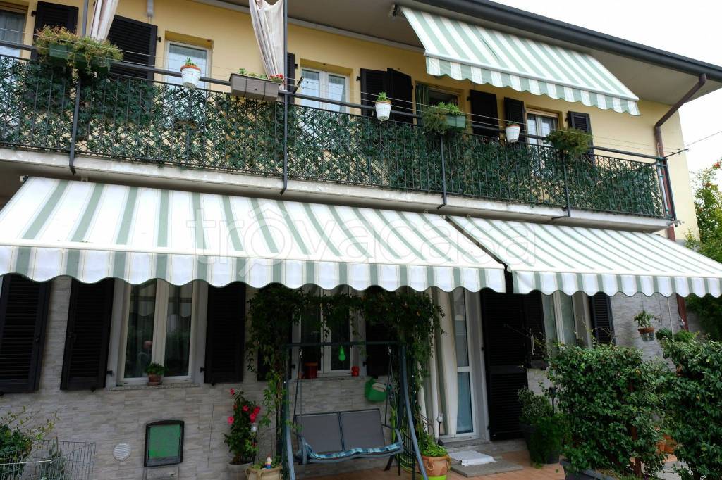 Villa Bifamiliare in vendita a Somma Lombardo via Edmondo De Amicis, 27