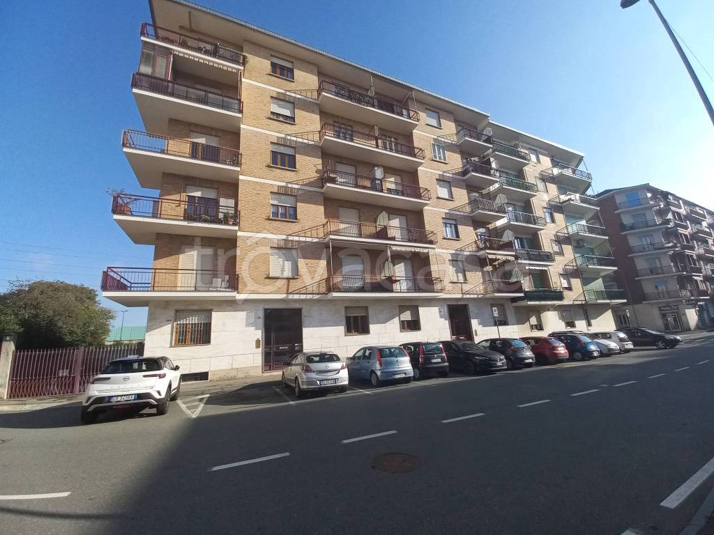 Appartamento in vendita a Rivoli via Brenta, 14