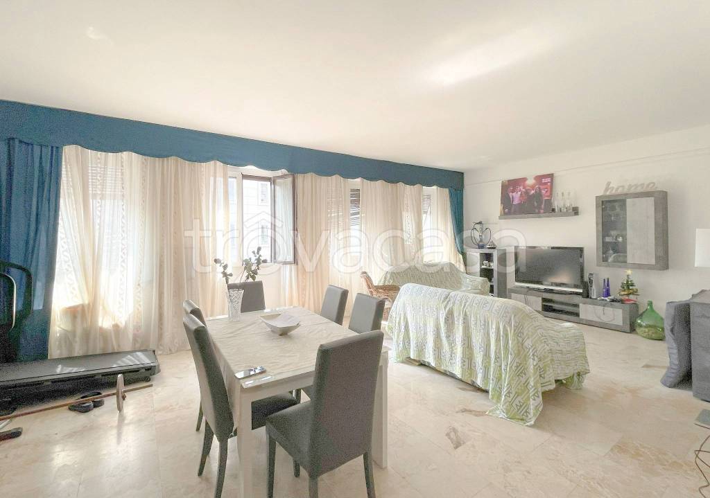 Appartamento in vendita a Milano via Napo Torriani, 10
