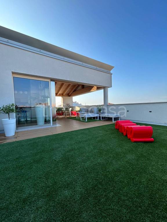 Attico in in vendita da privato a Bussolengo piazzale Vittorio Veneto, 40