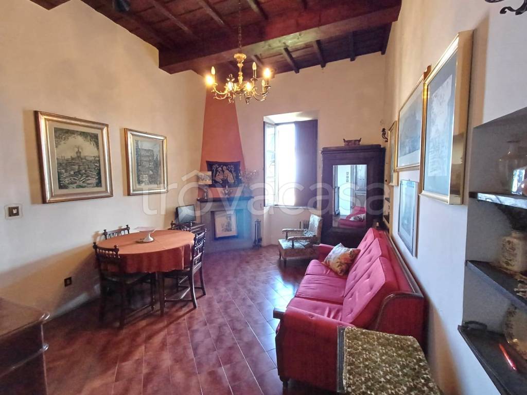 Appartamento in vendita a Caprarola viale Regina Margherita