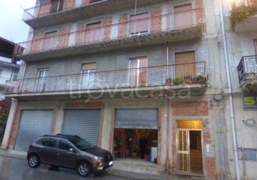 Appartamento all'asta a Capri Leone via Martiri di Via Fani