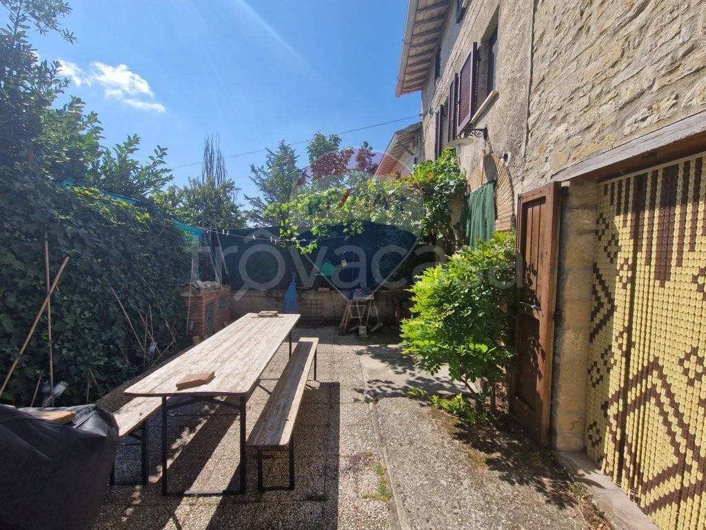 Casa Indipendente in vendita ad Assisi località Mora, 31