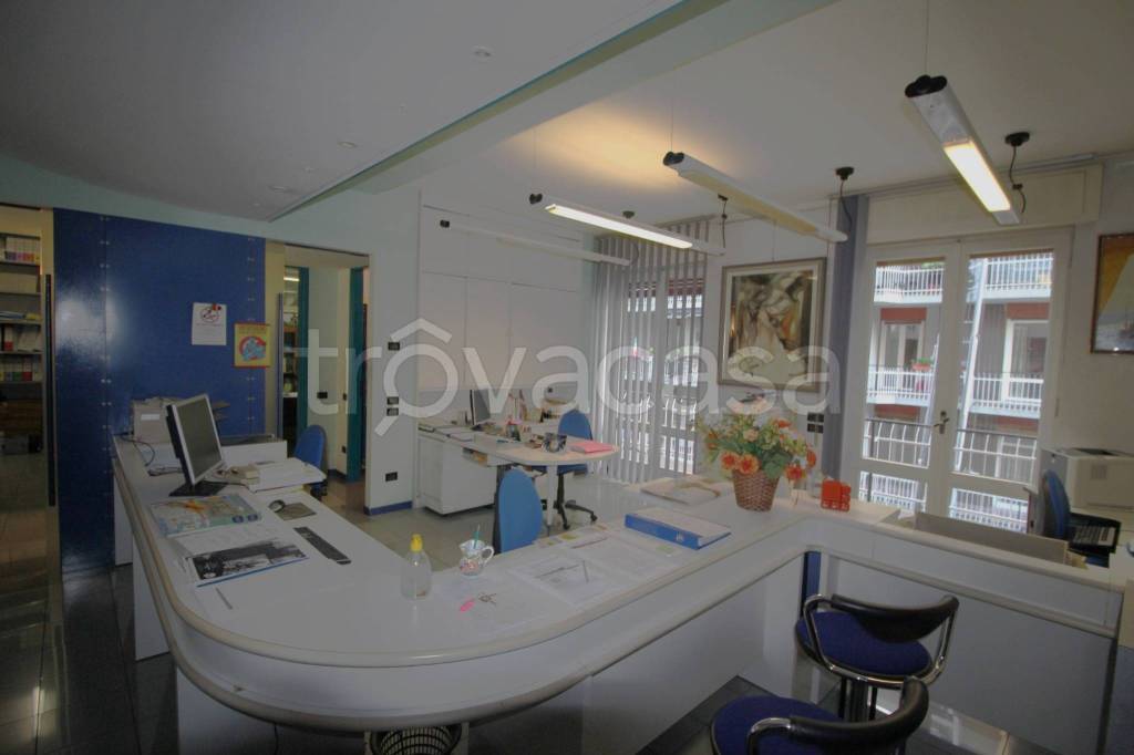 Appartamento in vendita ad Arona via Antonio Gramsci