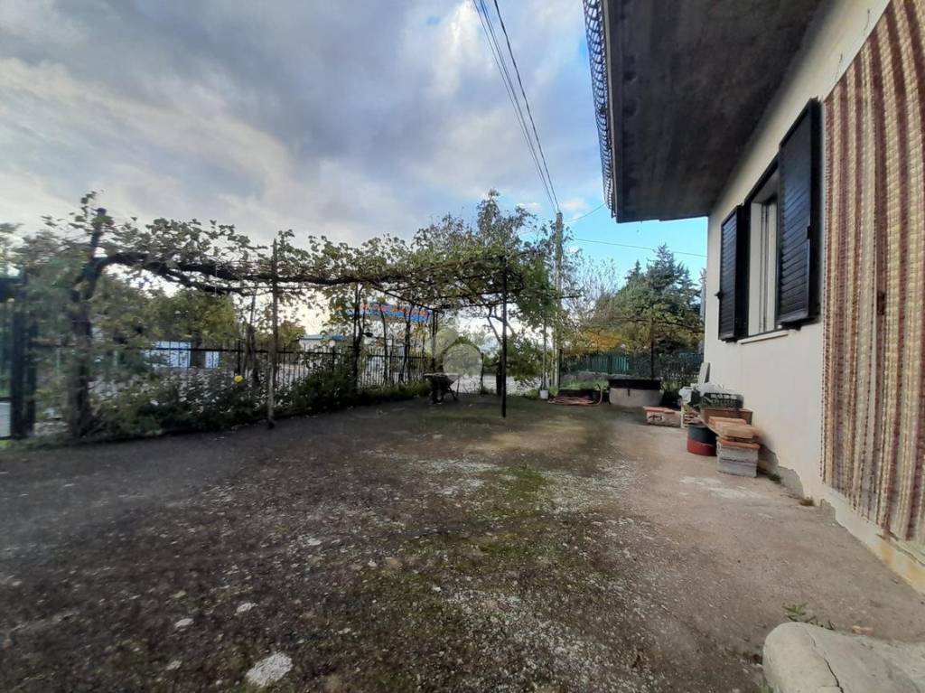 Casa Indipendente in vendita ad Arpaise via provinciale irpina, 1