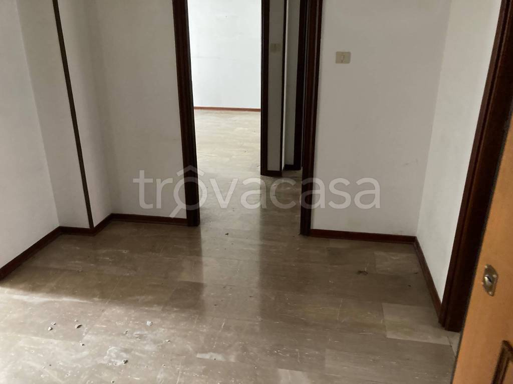 Appartamento in vendita ad Alessandria via Luigi Testore
