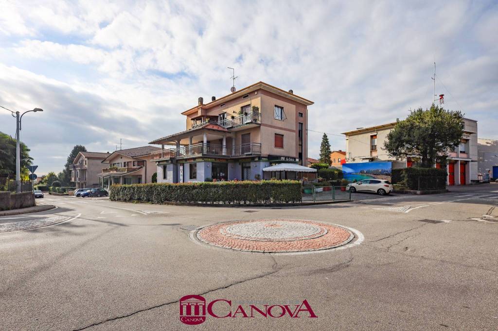 Appartamento in vendita ad Appiano Gentile via Goffredo Mameli, 1