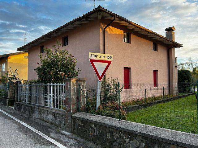 Casa Indipendente in in vendita da privato a Fanna via Mioni, 52