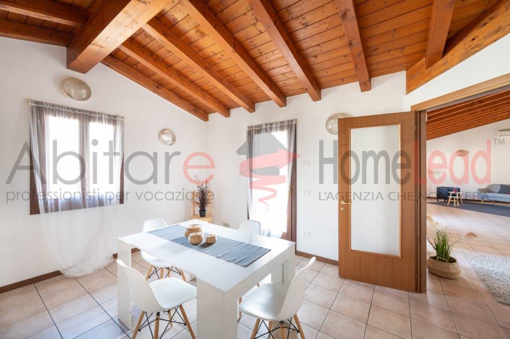 Appartamento in vendita ad Aviano via Santa Caterina, 20