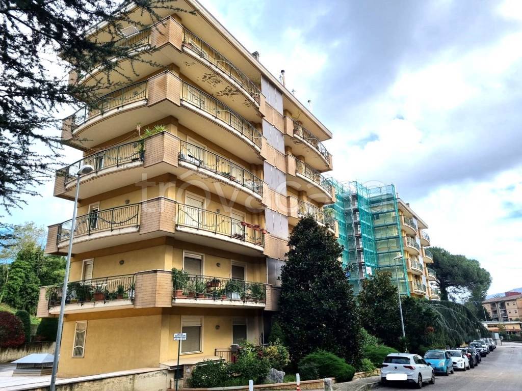 Appartamento in vendita ad Avellino via Antonio Annarumma