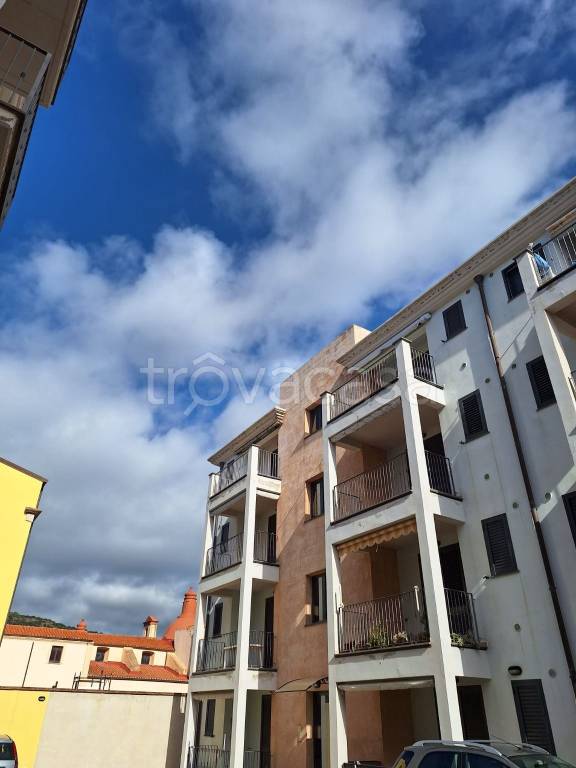 Appartamento in vendita a Bosa via Cristoforo Colombo