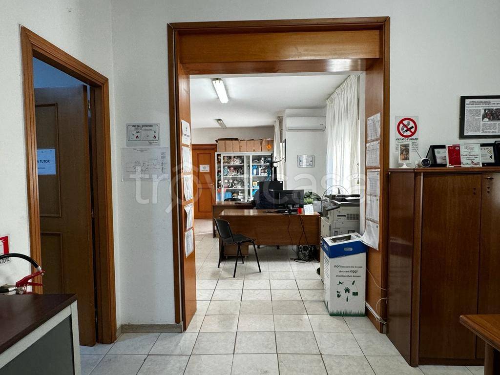 Intero Stabile in vendita a Caltanissetta via Giuseppe Romita, 2