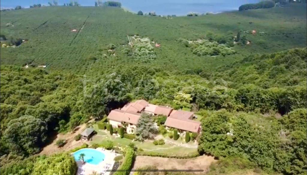 Villa Bifamiliare in in vendita da privato a Caprarola strada Provinciale Stazione di Caprarola, snc