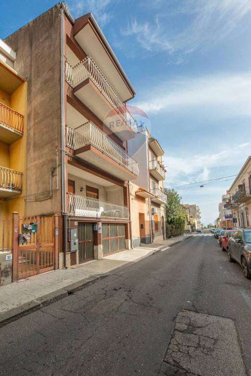 Appartamento in vendita ad Aci Castello nazario Sauro, 39
