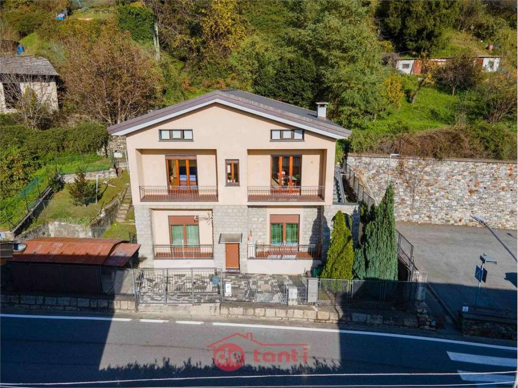 Villa Bifamiliare in vendita a Chiavenna via Don p. Buzzetti