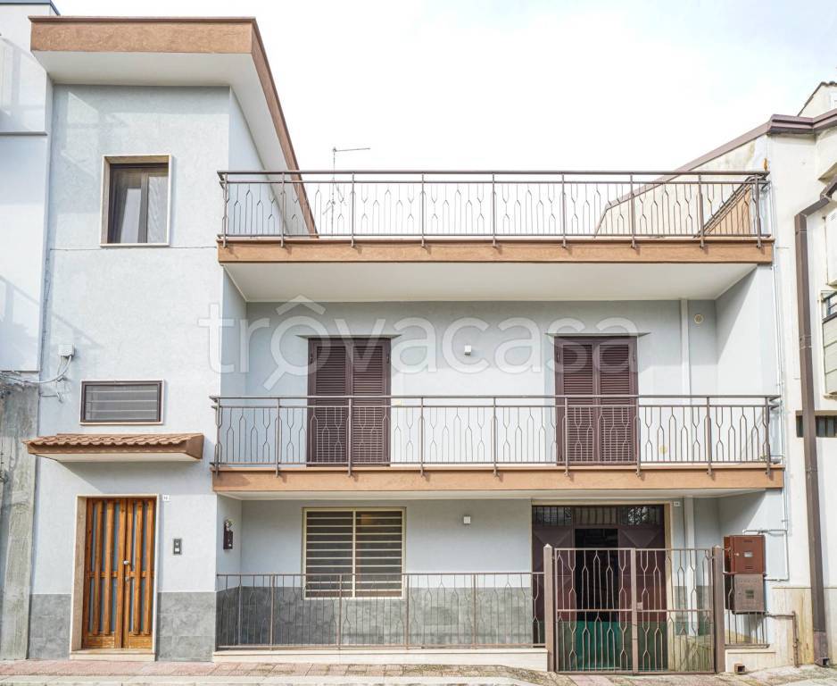 Casa Indipendente in vendita ad Acquaviva delle Fonti via Carlo Pisacane, 15