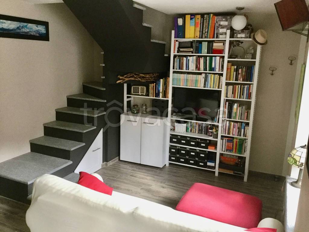 Casa Indipendente in in vendita da privato ad Asti frazione Montemarzo, 23A