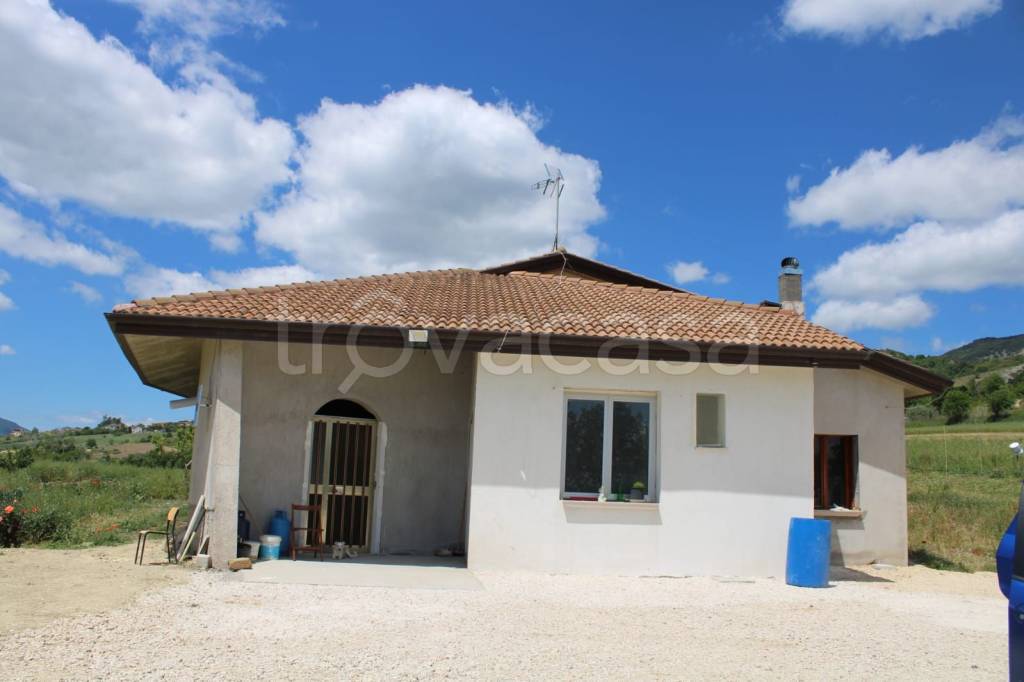 Villa in vendita a Macchiagodena santa Maria in Pantano