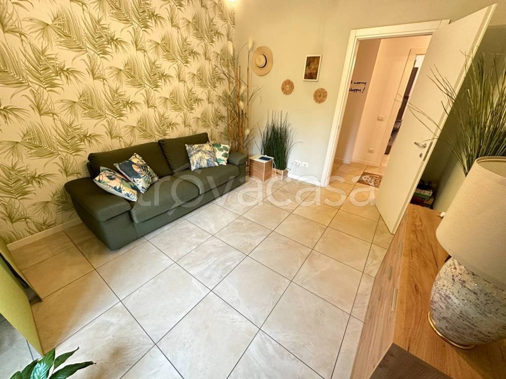 Appartamento in vendita ad Agrate Brianza via Alcide De Gasperi, 5