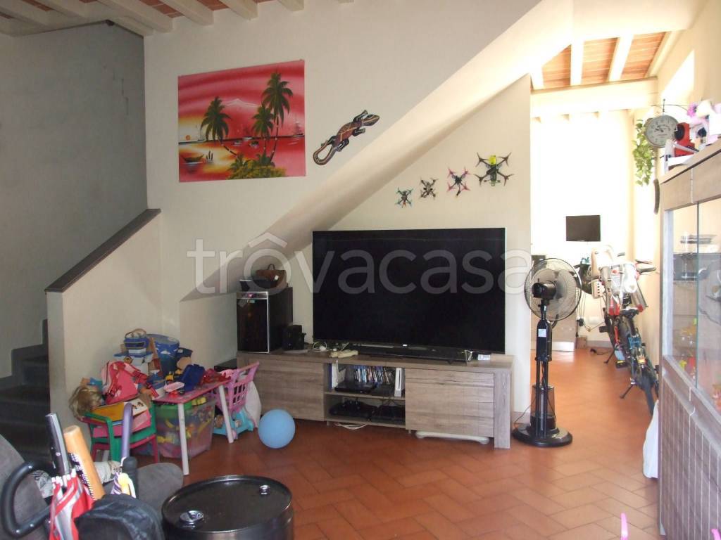 Casa Indipendente in in vendita da privato a Prato via San Giusto, 18