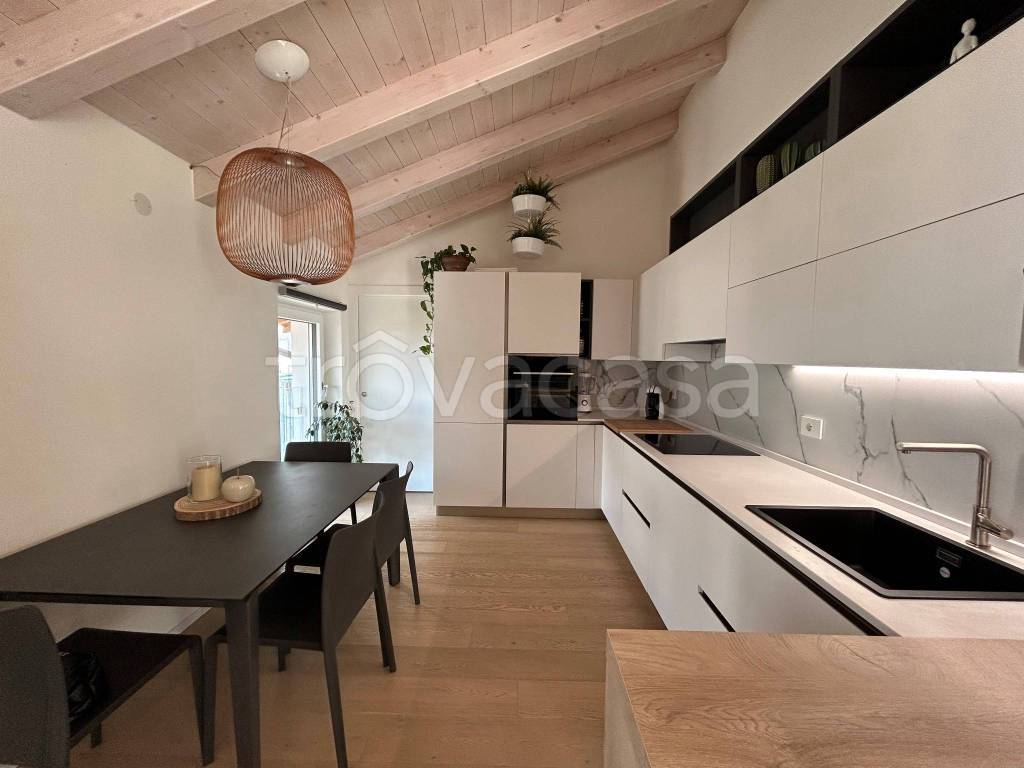 Appartamento in vendita a Besenello