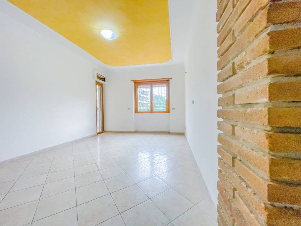 Appartamento in vendita ad Aprilia via Volturno