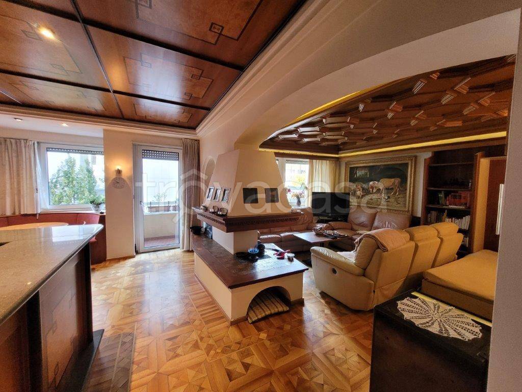 Appartamento in vendita a Bolzano via De Lai