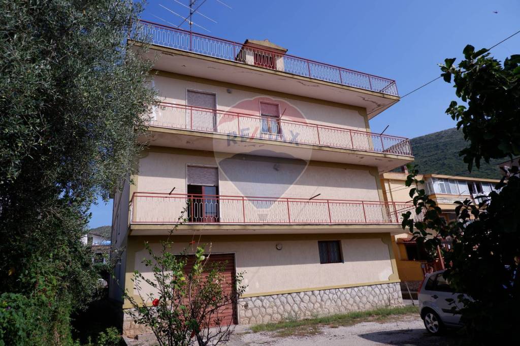 Casa Indipendente in vendita a Bellona via Armando Diaz, 27