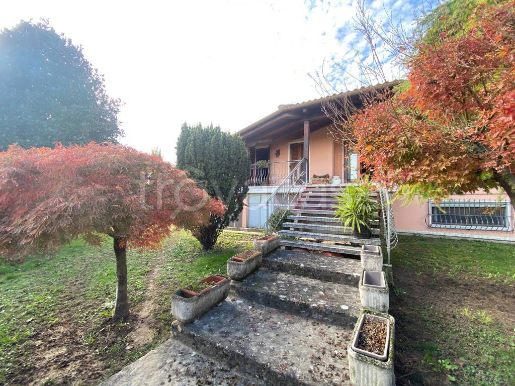 Villa in vendita a Fiume Veneto via Ippolito Nievo, 33
