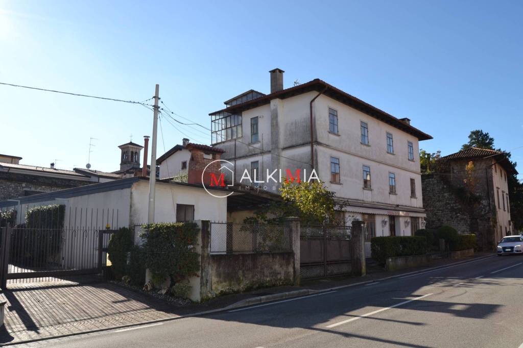 Intero Stabile in vendita a Cividale del Friuli viale Libertà, 80