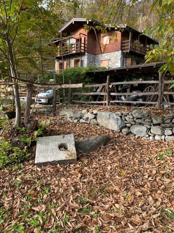 Villa in vendita a Buglio in Monte via Ca' Rossi