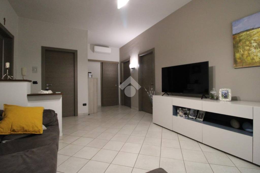 Appartamento in vendita ad Alba via Aldo Moro