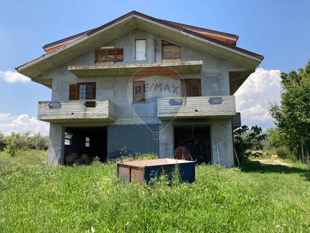 Villa in vendita a Catignano contrada Micarone, 51