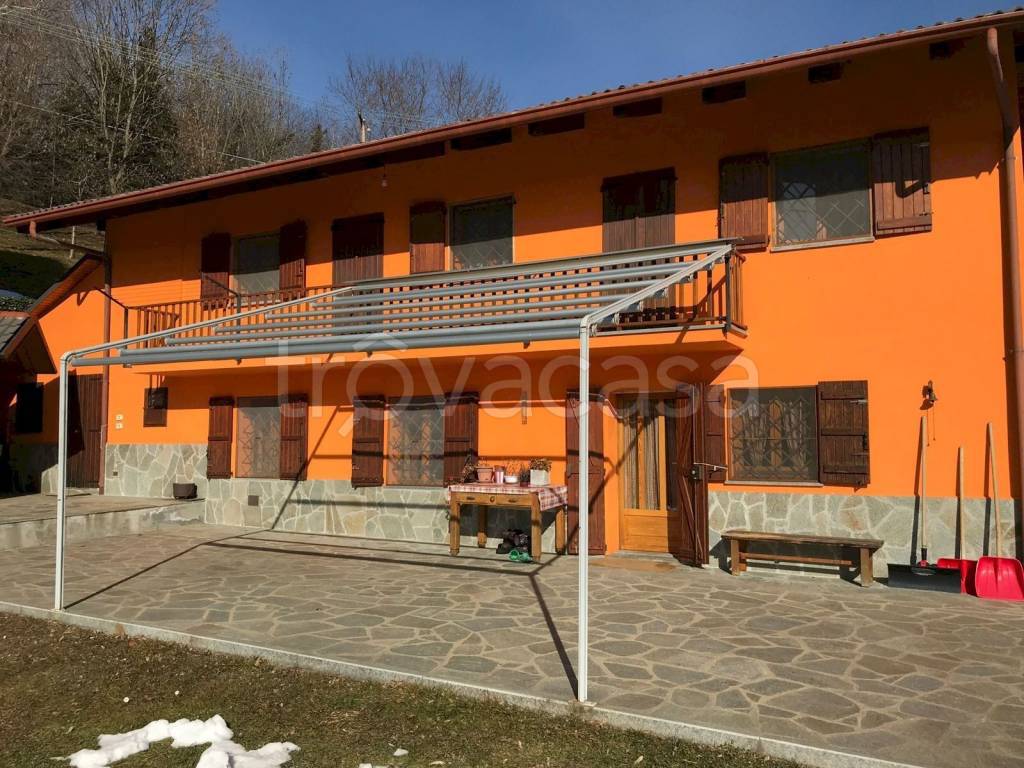 Rustico in vendita a Bagnolo Piemonte via Mogliane, 13