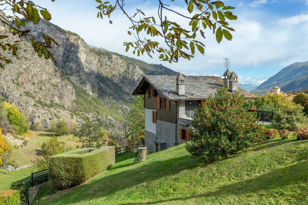 Villa in vendita ad Arvier via Gadolenche, 5