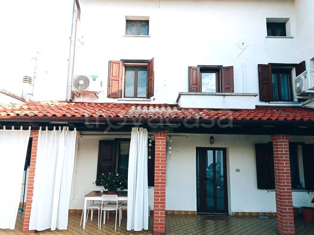 Villa Bifamiliare in in vendita da privato a Campoformido piazza del Trattato