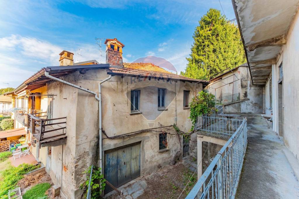 Casa Indipendente in vendita a Besnate via matteotti, 6