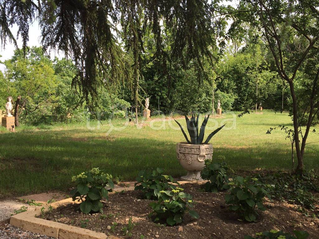 Villa in vendita a Castelleone viale Santuario