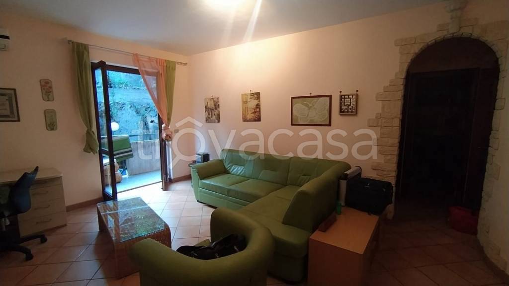 Appartamento in in vendita da privato ad Aci Catena via Pozzo