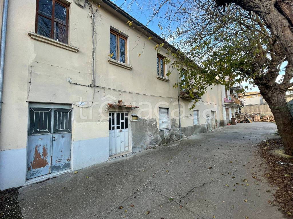 Casa Indipendente in vendita a Benevento via Cellarulo