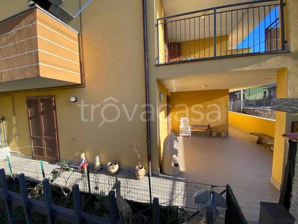 Appartamento in in vendita da privato a Mozzate via Gianmaria Cornaggia Medici, 1