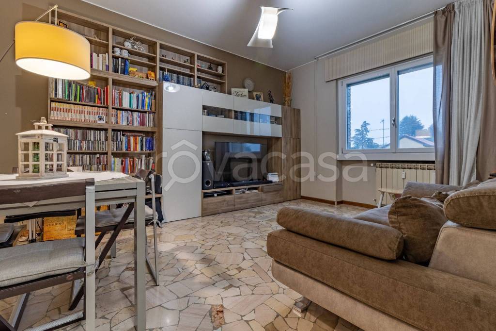 Appartamento in in vendita da privato a Gallarate via Andrea Costa, 5