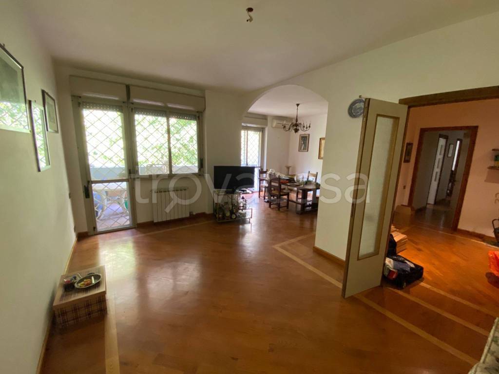 Appartamento in in vendita da privato a Roma via Voltaire, 91