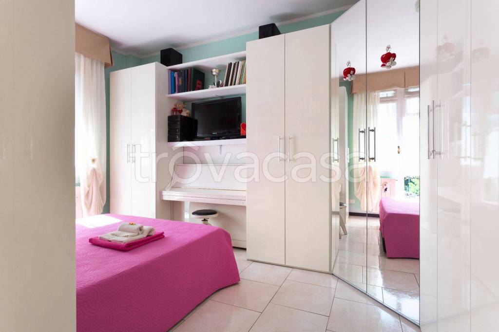 Appartamento in in vendita da privato a Milano via Angelo Inganni, 7
