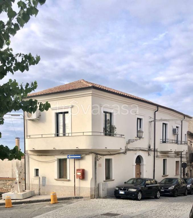 Villa Bifamiliare in in vendita da privato a Roccella Ionica via Umberto I, 110