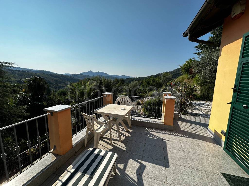 Villa Bifamiliare in vendita a Campomorone via Primo Cavallieri
