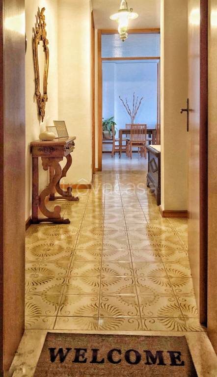 Appartamento in vendita a Grado viale Italia, 54